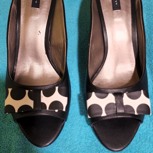 Array | Shoes | Array Brand Womens Size 1 Wide Open Toe Black Slides W ...